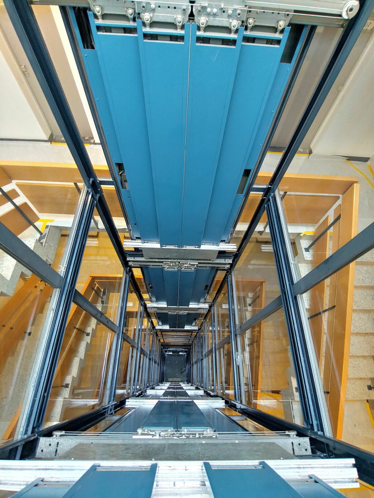 SUIZA / ESTRUCTURA PREMIUM • Hipur s.l.