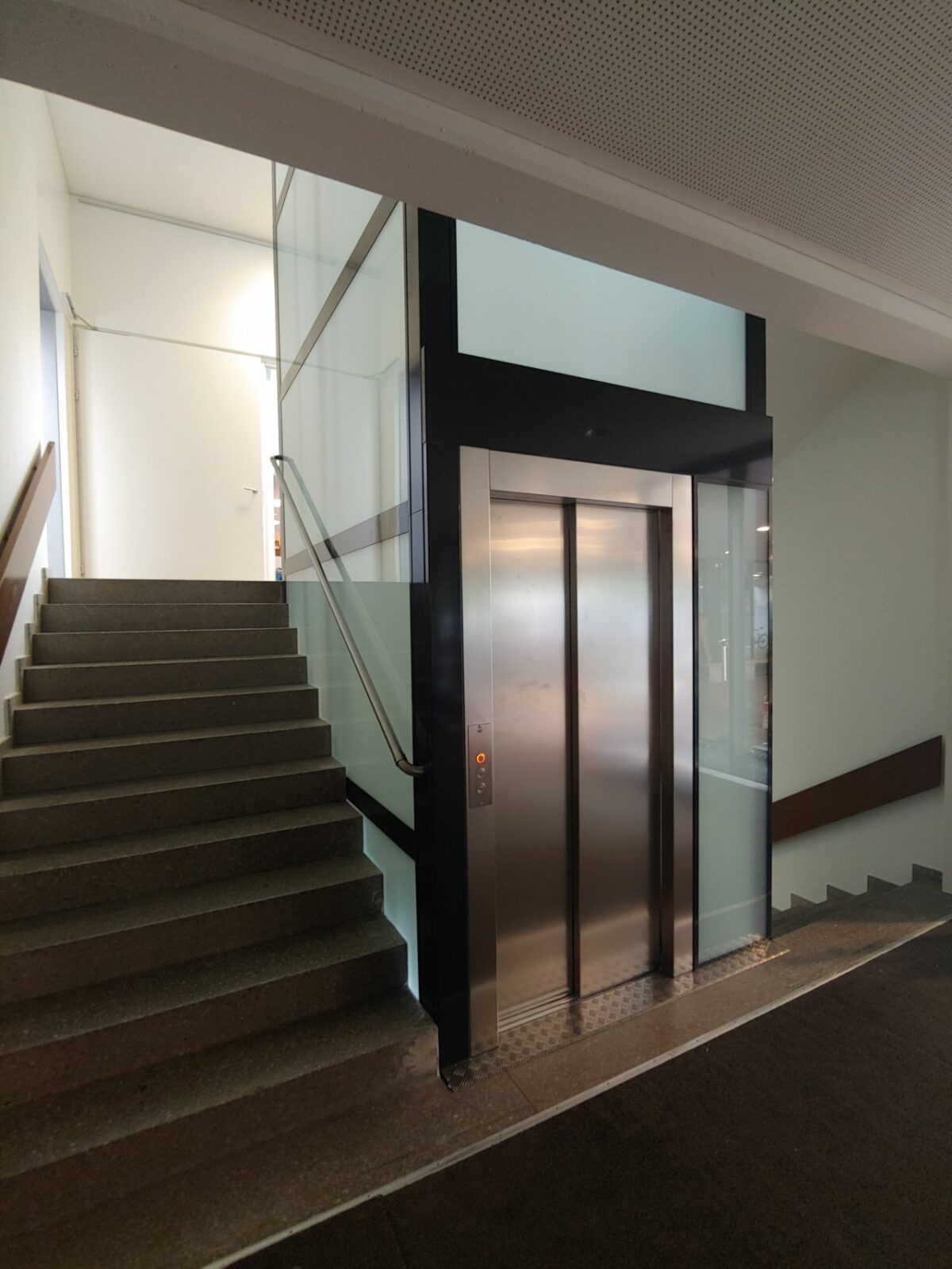 SUIZA / ESTRUCTURA PREMIUM • Hipur s.l.